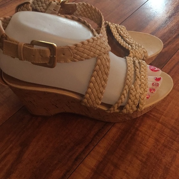 Franco Sarto | Shoes | Franco Sarto 3 Inch Wedge Light Tan Size 6 M ...
